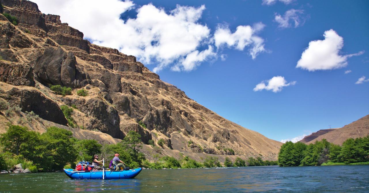 Canyons of Oregon: Paddling the Fringe Season | Duct Tape Diaries | NRS